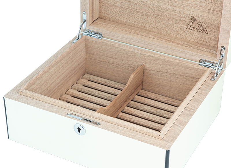 Lubinski Cigar Humidor – Store Your Cigars with Elegance